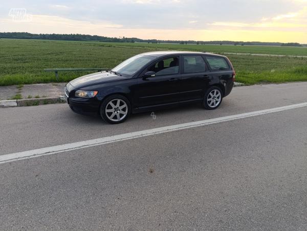 Black Volvo V50 2005 in Birzai, with an engine capacity of 2.00 L and mileage of 273 thousand km for 1500 €, photo 3 on AUTOMOTO.COM.LV