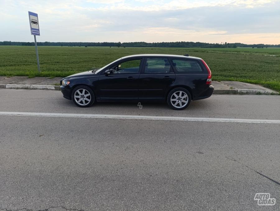 Melns Volvo V50 2005 Biržai, ar dzinēja tilpumu 2.00 L un nobraukumu 273 tūkst. km par 1500 €, foto 5 vietnē AUTOMOTO.COM.LV
