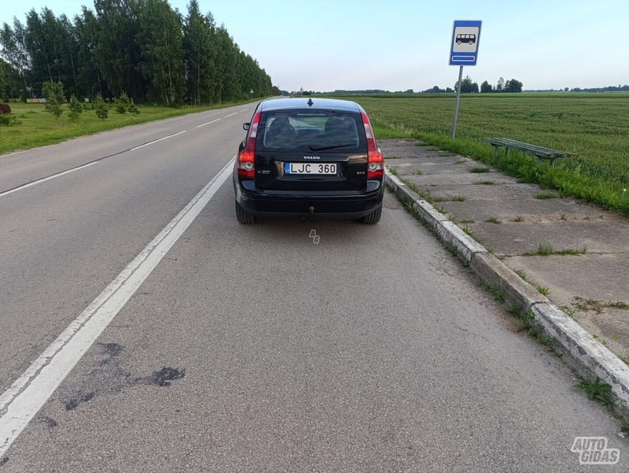 Melns Volvo V50 2005 Biržai, ar dzinēja tilpumu 2.00 L un nobraukumu 273 tūkst. km par 1500 €, foto 8 vietnē AUTOMOTO.COM.LV