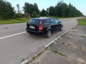 Melns Volvo V50 2005 Biržai, ar dzinēja tilpumu 2.00 L un nobraukumu 273 tūkst. km par 1500 €, foto 9 vietnē AUTOMOTO.COM.LV