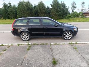 Melns Volvo V50 2005 Biržai, ar dzinēja tilpumu 2.00 L un nobraukumu 273 tūkst. km par 1500 €, foto 11 vietnē AUTOMOTO.COM.LV