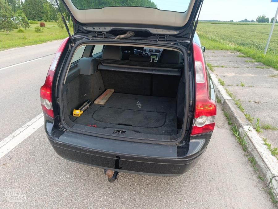 Melns Volvo V50 2005 Biržai, ar dzinēja tilpumu 2.00 L un nobraukumu 273 tūkst. km par 1500 €, foto 19 vietnē AUTOMOTO.COM.LV