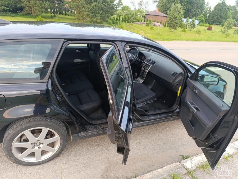 Melns Volvo V50 2005 Biržai, ar dzinēja tilpumu 2.00 L un nobraukumu 273 tūkst. km par 1500 €, foto 21 vietnē AUTOMOTO.COM.LV