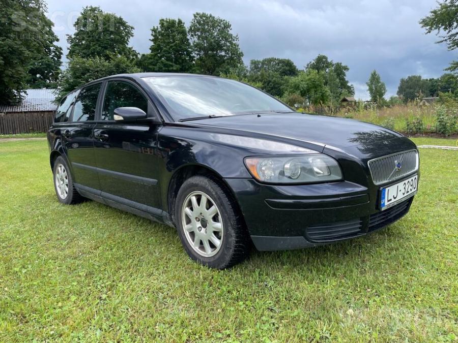 Melns Volvo V50 2005 Valmiera, ar dzinēja tilpumu 1.60 L un nobraukumu 355 tūkst. km par 2150 €, foto 1 vietnē AUTOMOTO.COM.LV