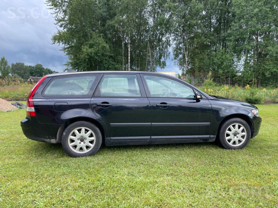 Melns Volvo V50 2005 Valmiera, ar dzinēja tilpumu 1.60 L un nobraukumu 355 tūkst. km par 2150 €, foto 3 vietnē AUTOMOTO.COM.LV