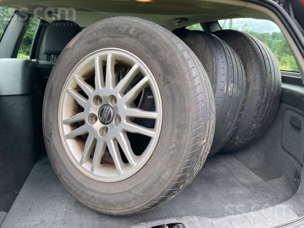 Black Volvo V50 2005 in Valmiera, with an engine capacity of 1.60 L and mileage of 355 thousand km for 2150 €, photo 8 on AUTOMOTO.COM.LV