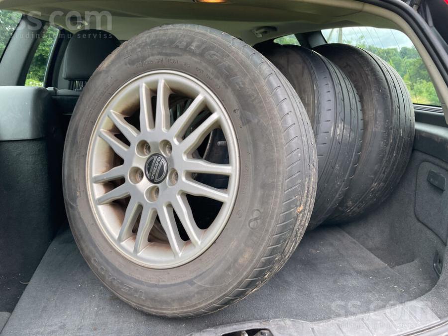 Melns Volvo V50 2005 Valmiera, ar dzinēja tilpumu 1.60 L un nobraukumu 355 tūkst. km par 2150 €, foto 9 vietnē AUTOMOTO.COM.LV