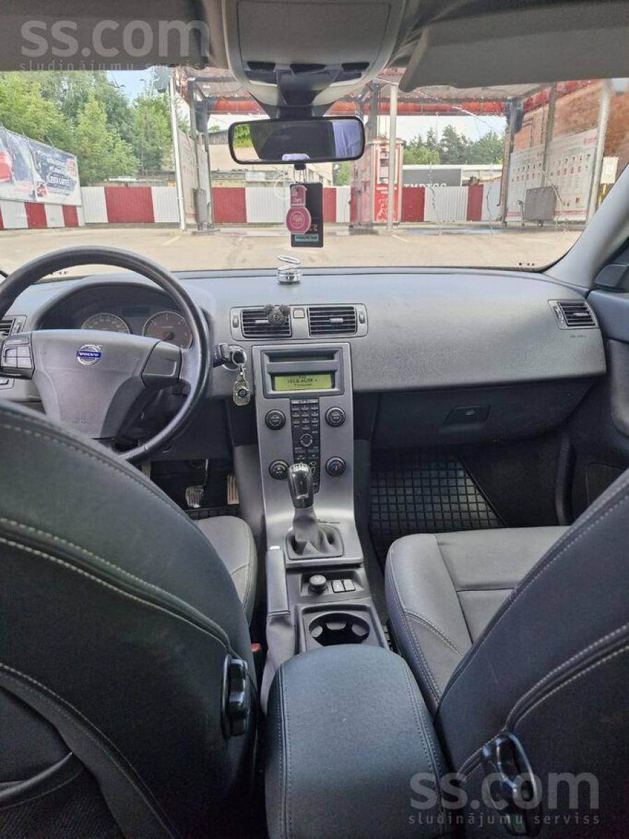 Черный Вольво В50 2005 в Даугавпилс, объемом двигателя 2.00 л и пробегом 305 тыс. км за 1900 €, фото 5 на AUTOMOTO.COM.LV