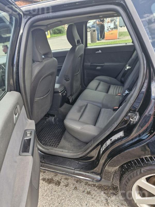 Melns Volvo V50 2005 Daugavpils, ar dzinēja tilpumu 2.00 L un nobraukumu 305 tūkst. km par 1900 €, foto 8 vietnē AUTOMOTO.COM.LV