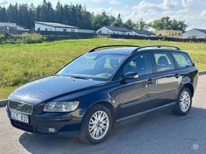 Black Volvo V50 2005 in Vilnius, with an engine capacity of 2.00 L and mileage of 380 thousand km for 1950 €, photo  on AUTOMOTO.COM.LV