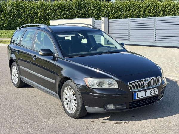 Melns Volvo V50 2005 Viļņa, ar dzinēja tilpumu 2.00 L un nobraukumu 380 tūkst. km par 1950 €, foto 7 vietnē AUTOMOTO.COM.LV