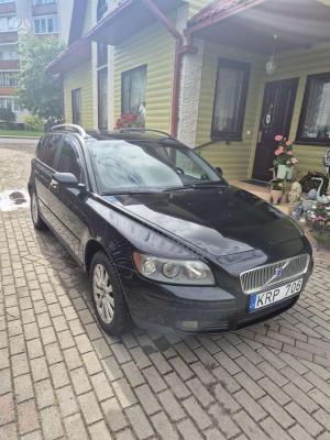 Melns Volvo V50 2005 Marijampole, ar dzinēja tilpumu 1.56 L un nobraukumu 349 tūkst. km par 1700 €, foto  vietnē AUTOMOTO.COM.LV
