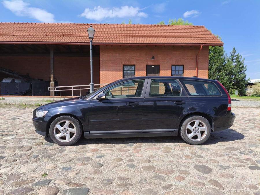Черный Вольво В50 2005 в Паневежис, объемом двигателя 2.00 л и пробегом 295 тыс. км за 780 €, фото 5 на AUTOMOTO.COM.LV