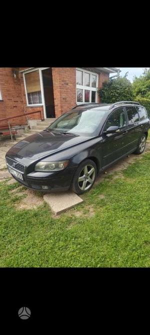 Melns Volvo V50 2005 Viļņa, ar dzinēja tilpumu 2.00 L un nobraukumu 393 tūkst. km par 1700 €, foto 3 vietnē AUTOMOTO.COM.LV