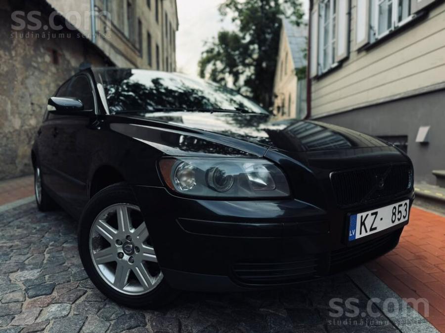 Melns Volvo V50 2005 Cēsis, ar dzinēja tilpumu 1.60 L un nobraukumu 0 tūkst. km par 1190 €, foto 1 vietnē AUTOMOTO.COM.LV