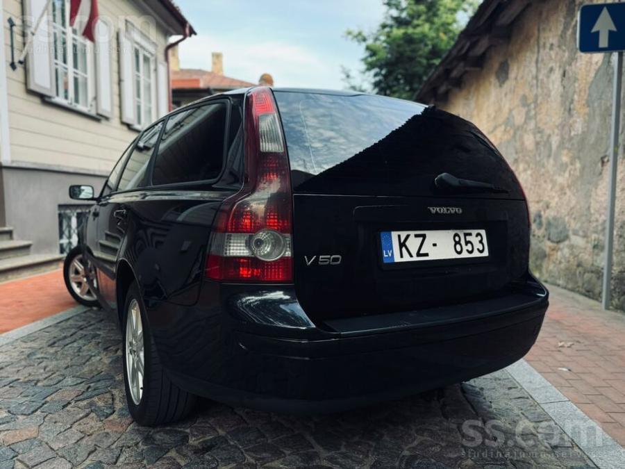 Melns Volvo V50 2005 Cēsis, ar dzinēja tilpumu 1.60 L un nobraukumu 0 tūkst. km par 1190 €, foto 8 vietnē AUTOMOTO.COM.LV