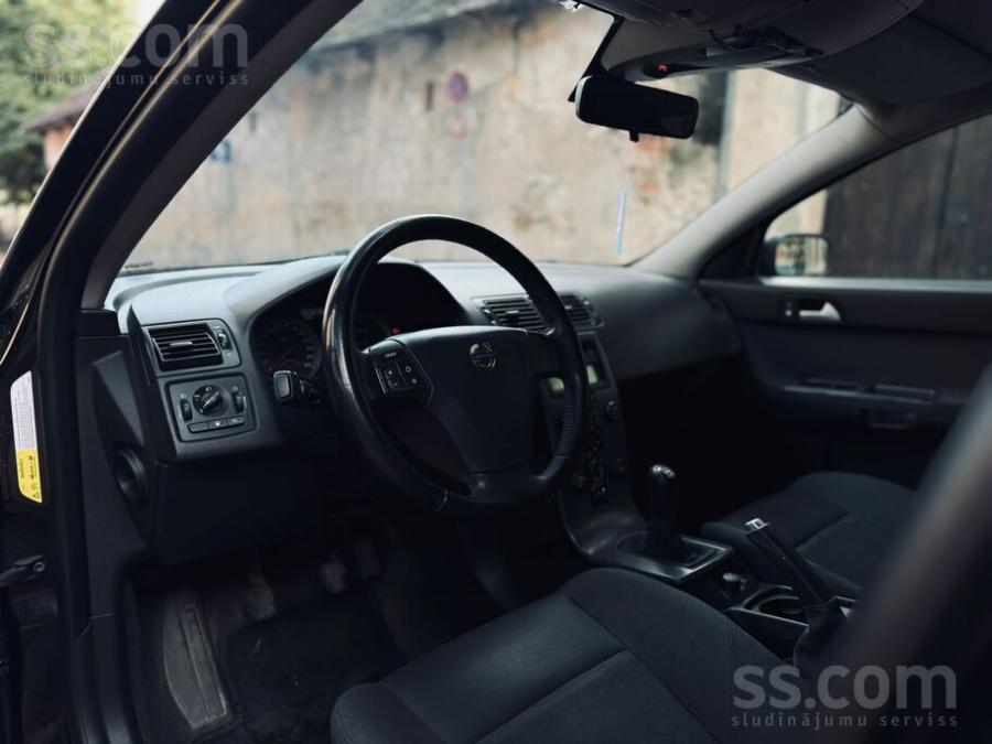 Melns Volvo V50 2005 Cēsis, ar dzinēja tilpumu 1.60 L un nobraukumu 0 tūkst. km par 1190 €, foto 19 vietnē AUTOMOTO.COM.LV