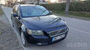 Черный Вольво В50 2005 в Елгава, объемом двигателя 2.00 л и пробегом 315 тыс. км за 2000 €, фото  на AUTOMOTO.COM.LV