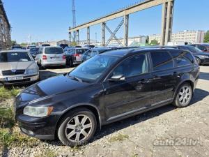 Melns Volvo V50 2005 Tallina, ar dzinēja tilpumu 2.00 L un nobraukumu 307 tūkst. km par 799 €, foto 3 vietnē AUTOMOTO.COM.LV