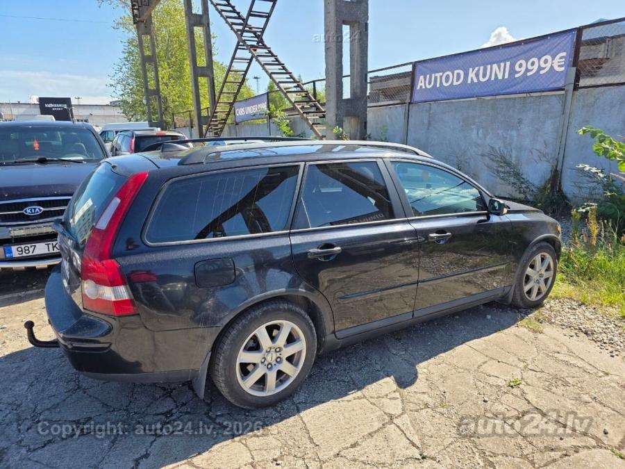 Melns Volvo V50 2005 Tallina, ar dzinēja tilpumu 2.00 L un nobraukumu 307 tūkst. km par 799 €, foto 4 vietnē AUTOMOTO.COM.LV