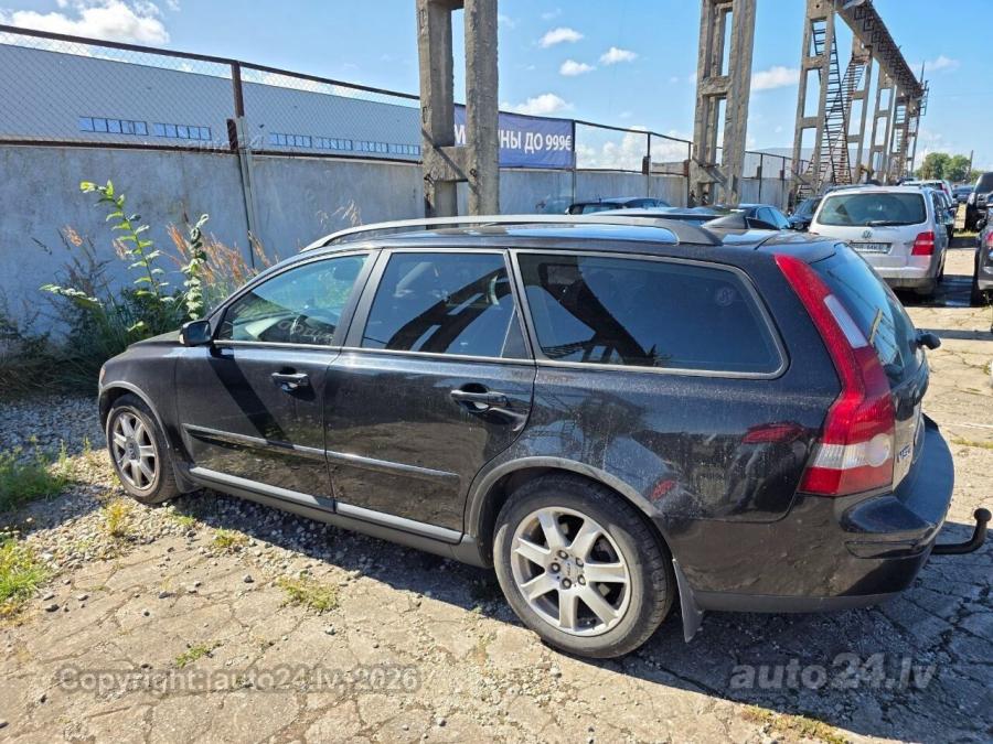 Melns Volvo V50 2005 Tallina, ar dzinēja tilpumu 2.00 L un nobraukumu 307 tūkst. km par 799 €, foto 5 vietnē AUTOMOTO.COM.LV