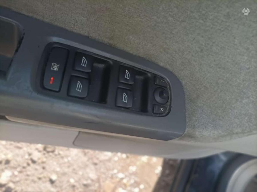 Черный Вольво В50 2005 в Клайпеда, объемом двигателя 1.56 л и пробегом 265 тыс. км за 1150 €, фото 9 на AUTOMOTO.COM.LV
