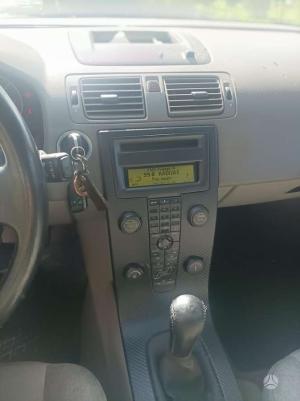 Черный Вольво В50 2005 в Клайпеда, объемом двигателя 1.56 л и пробегом 265 тыс. км за 1150 €, фото 11 на AUTOMOTO.COM.LV