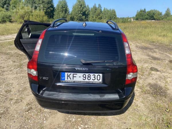 Melns Volvo V50 2005 Ventspils, ar dzinēja tilpumu 2.00 L un nobraukumu 346 tūkst. km par 1200 €, foto 4 vietnē AUTOMOTO.COM.LV