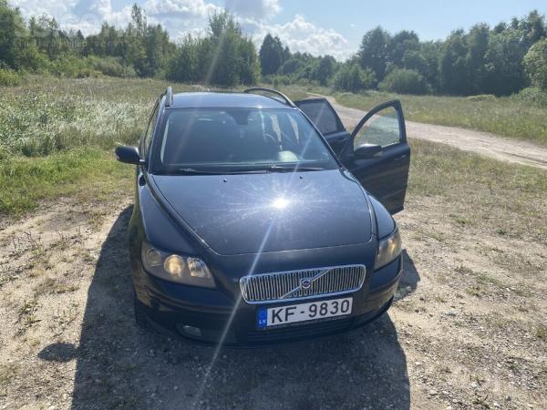 Melns Volvo V50 2005 Ventspils, ar dzinēja tilpumu 2.00 L un nobraukumu 346 tūkst. km par 1200 €, foto 6 vietnē AUTOMOTO.COM.LV
