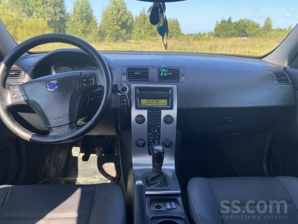 Melns Volvo V50 2005 Ventspils, ar dzinēja tilpumu 2.00 L un nobraukumu 346 tūkst. km par 1200 €, foto 7 vietnē AUTOMOTO.COM.LV