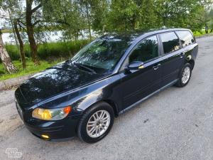 Black Volvo V50 2005 in Taurage, with an engine capacity of 1.60 L and mileage of 299 thousand km for 1480 €, photo 1 on AUTOMOTO.COM.LV