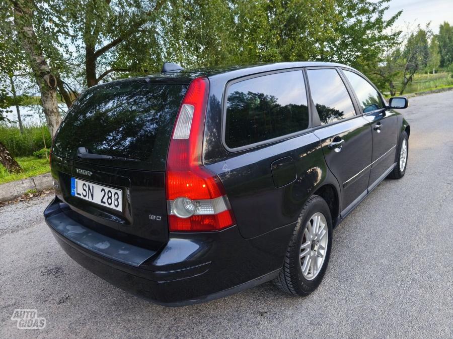 Black Volvo V50 2005 in Taurage, with an engine capacity of 1.60 L and mileage of 299 thousand km for 1480 €, photo 5 on AUTOMOTO.COM.LV