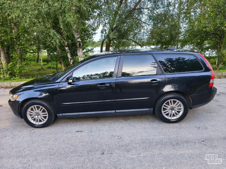 Black Volvo V50 2005 in Taurage, with an engine capacity of 1.60 L and mileage of 299 thousand km for 1480 €, photo 6 on AUTOMOTO.COM.LV