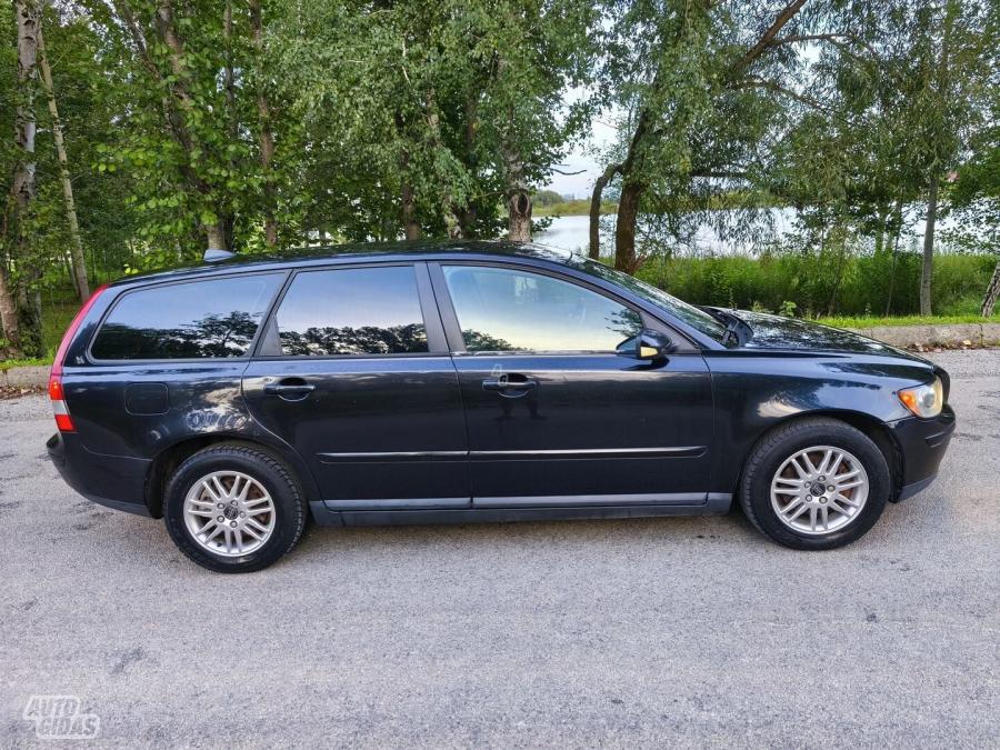 Black Volvo V50 2005 in Taurage, with an engine capacity of 1.60 L and mileage of 299 thousand km for 1480 €, photo 7 on AUTOMOTO.COM.LV