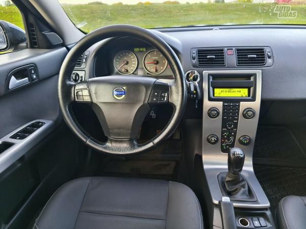 Volvo V50 2005 Tauragė vietnē Melns Volvo V50 2005 Tauragė, ar dzinēja tilpumu 1.60 L un nobraukumu 299 tūkst. km par 1480 €, foto 8 vietnē AUTOMOTO.COM.LV