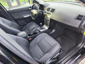 Black Volvo V50 2005 in Taurage, with an engine capacity of 1.60 L and mileage of 299 thousand km for 1480 €, photo 10 on AUTOMOTO.COM.LV