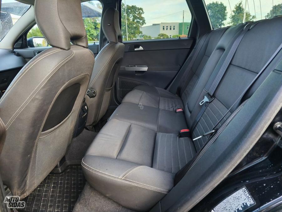 Black Volvo V50 2005 in Taurage, with an engine capacity of 1.60 L and mileage of 299 thousand km for 1480 €, photo 12 on AUTOMOTO.COM.LV