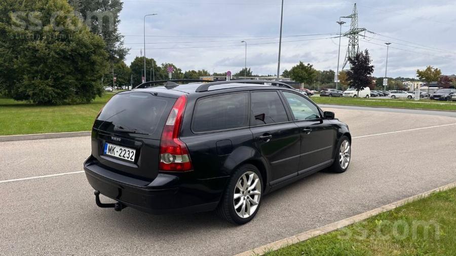 Melns Volvo V50 2005 Rīga, ar dzinēja tilpumu 1.60 L un nobraukumu 342 tūkst. km par 1450 €, foto 5 vietnē AUTOMOTO.COM.LV