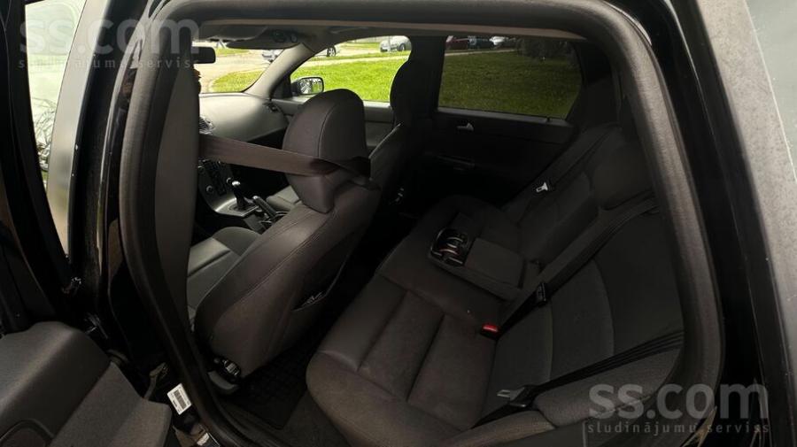 Melns Volvo V50 2005 Rīga, ar dzinēja tilpumu 1.60 L un nobraukumu 342 tūkst. km par 1450 €, foto 12 vietnē AUTOMOTO.COM.LV
