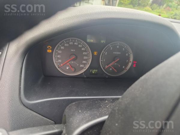 Вольво В50 2005 в Рига на AUTOMOTO.COM.LV Черный Вольво В50 2005 в Рига, объемом двигателя 1.60 л и пробегом 37 тыс. км за 1800 €, фото 7 на AUTOMOTO.COM.LV
