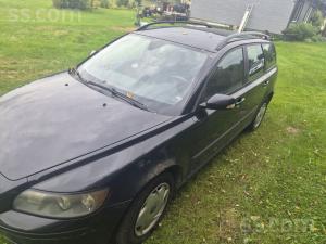 Черный Вольво В50 2005 в Рига, объемом двигателя 1.60 л и пробегом 37 тыс. км за 1800 €, фото 12 на AUTOMOTO.COM.LV