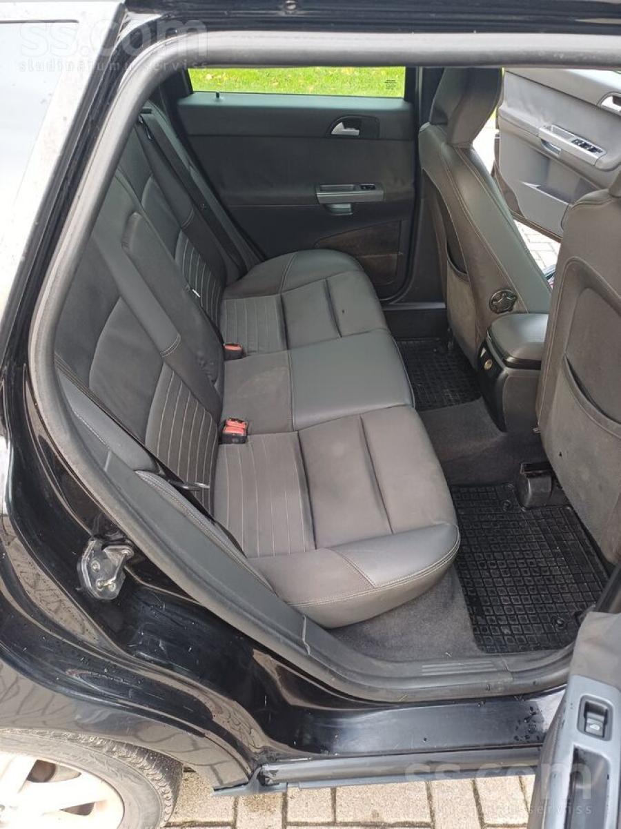 Black Volvo V50 2005 in Valmiera, with an engine capacity of 2.00 L and mileage of 398 thousand km for 1350 €, photo 9 on AUTOMOTO.COM.LV