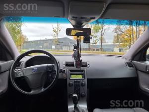 Melns Volvo V50 2005 Cēsis, ar dzinēja tilpumu 1.60 L un nobraukumu 211 tūkst. km par 1900 €, foto 5 vietnē AUTOMOTO.COM.LV