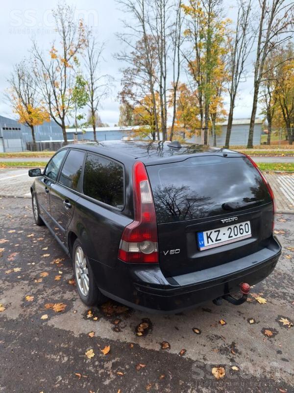 Melns Volvo V50 2005 Cēsis, ar dzinēja tilpumu 1.60 L un nobraukumu 211 tūkst. km par 1900 €, foto 9 vietnē AUTOMOTO.COM.LV