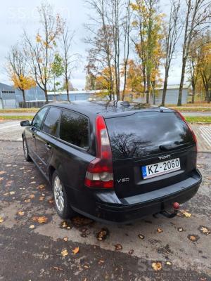 Melns Volvo V50 2005 Cēsis, ar dzinēja tilpumu 1.60 L un nobraukumu 211 tūkst. km par 1900 €, foto 9 vietnē AUTOMOTO.COM.LV