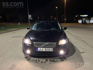 Черный Вольво В50 2005 в Рига, объемом двигателя 2.00 л и пробегом 298 тыс. км за 950 €, фото 5 на AUTOMOTO.COM.LV