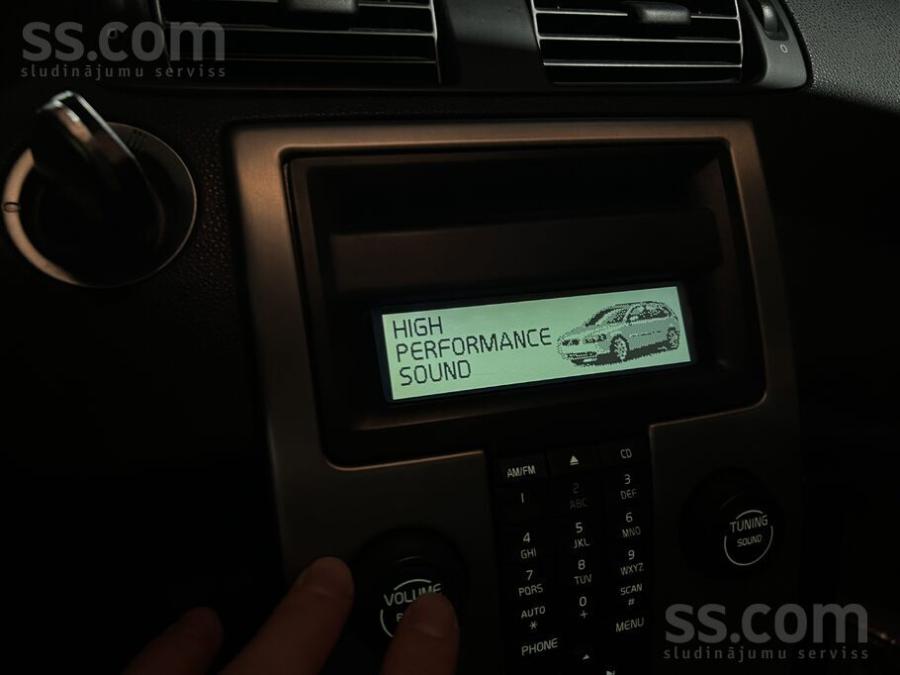 Черный Вольво В50 2005 в Рига, объемом двигателя 2.00 л и пробегом 298 тыс. км за 950 €, фото 7 на AUTOMOTO.COM.LV