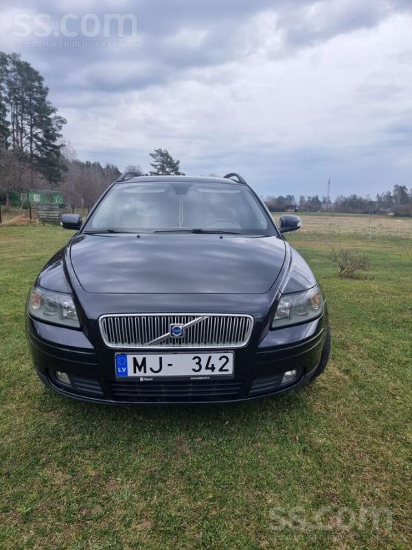 Melns Volvo V50 2006 Rīga, ar dzinēja tilpumu 1.60 L un nobraukumu 329 tūkst. km par 4550 €, foto 2 vietnē AUTOMOTO.COM.LV