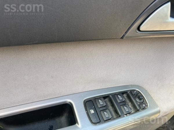 Melns Volvo V50 2006 Rīga, ar dzinēja tilpumu 2.00 L un nobraukumu 342 tūkst. km par 1200 €, foto 7 vietnē AUTOMOTO.COM.LV