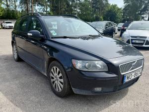 Black Volvo V50 2006 in Riga, with an engine capacity of 2.40 L and mileage of 0 thousand km for 1390 €, photo 2 on AUTOMOTO.COM.LV